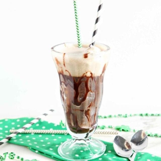 How to make Mint Chip Guinness Floats (Easy Beer Float Recipe)