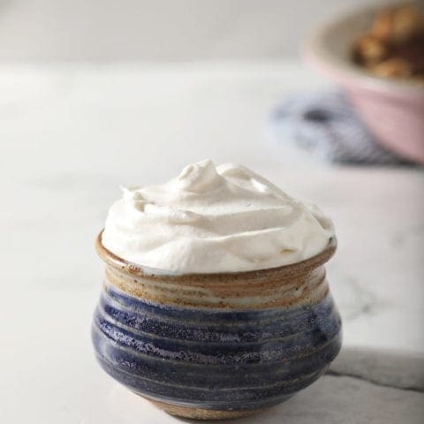 How to Make Sweetened Whipped Cream (4-ingredient recipe)