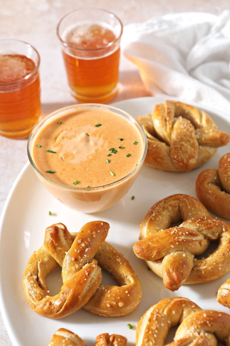 Beer Cheese Dip for Pretzels (Easy 3-ingredient Beer Cheese Dip)
