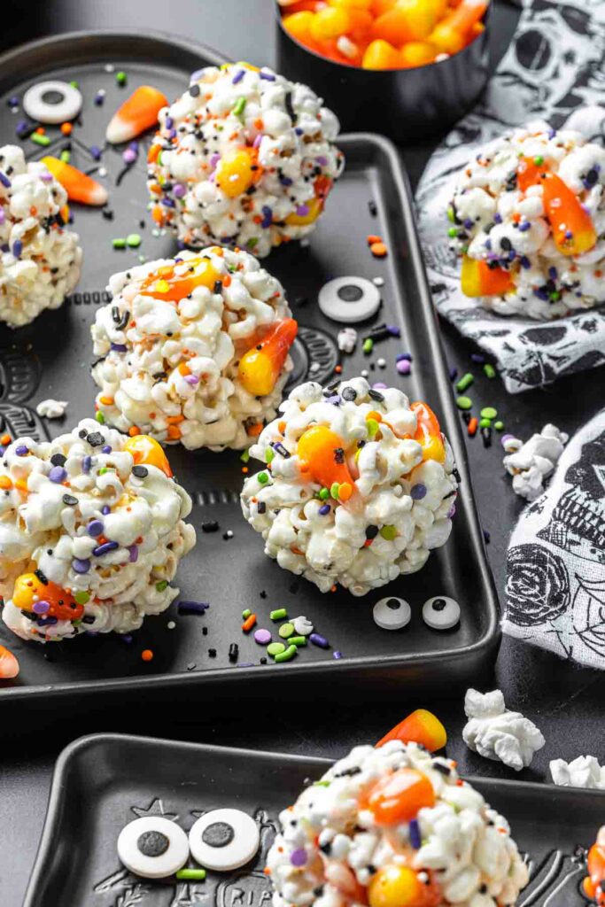 31 Halloween Food Recipes (Desserts, Apps, Mains and More!)
