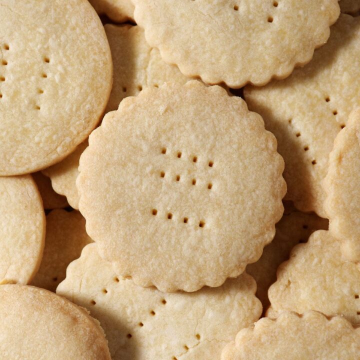 How to make the BEST Classic Shortbread Cookies (5 ingredient)